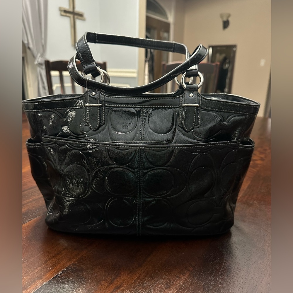 Coach Signature Black Patent Leather Like New - Gem